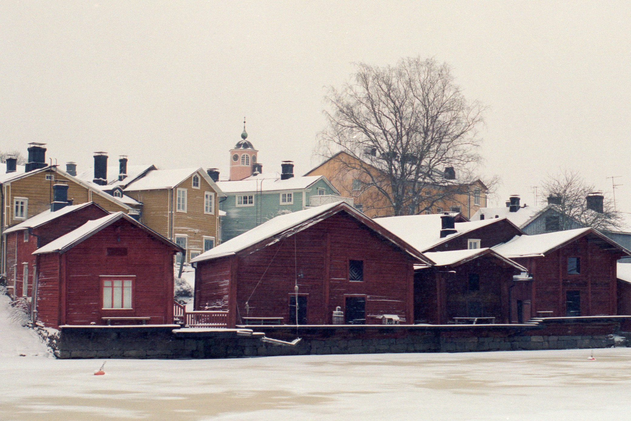 Snowfall at Porvoo Old Town – Kymi Pictures